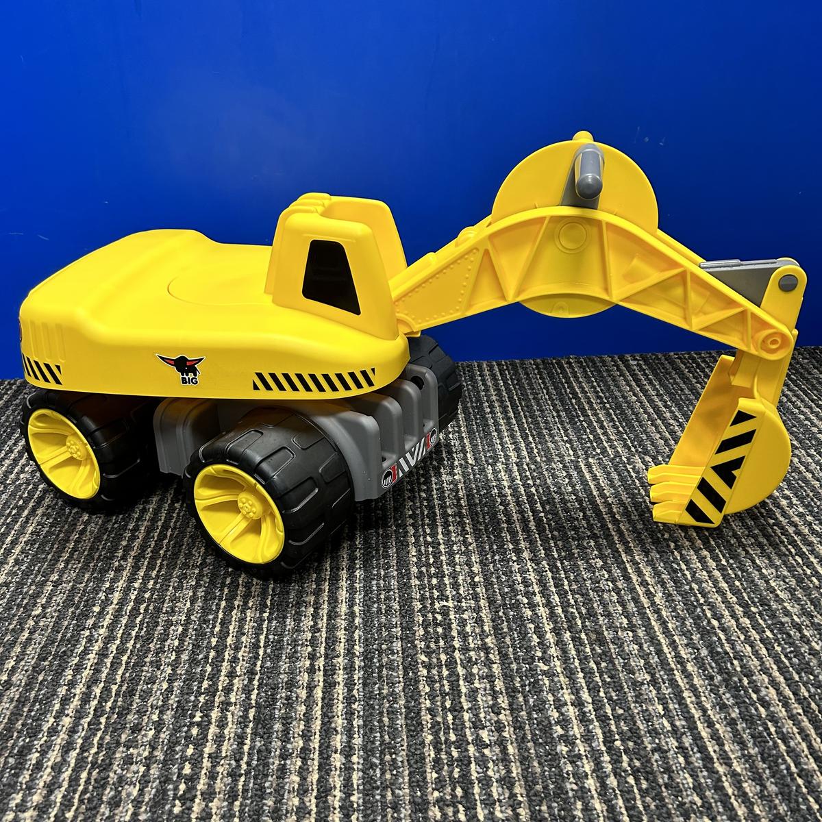 BIG Power Worker Super Maxi Digger