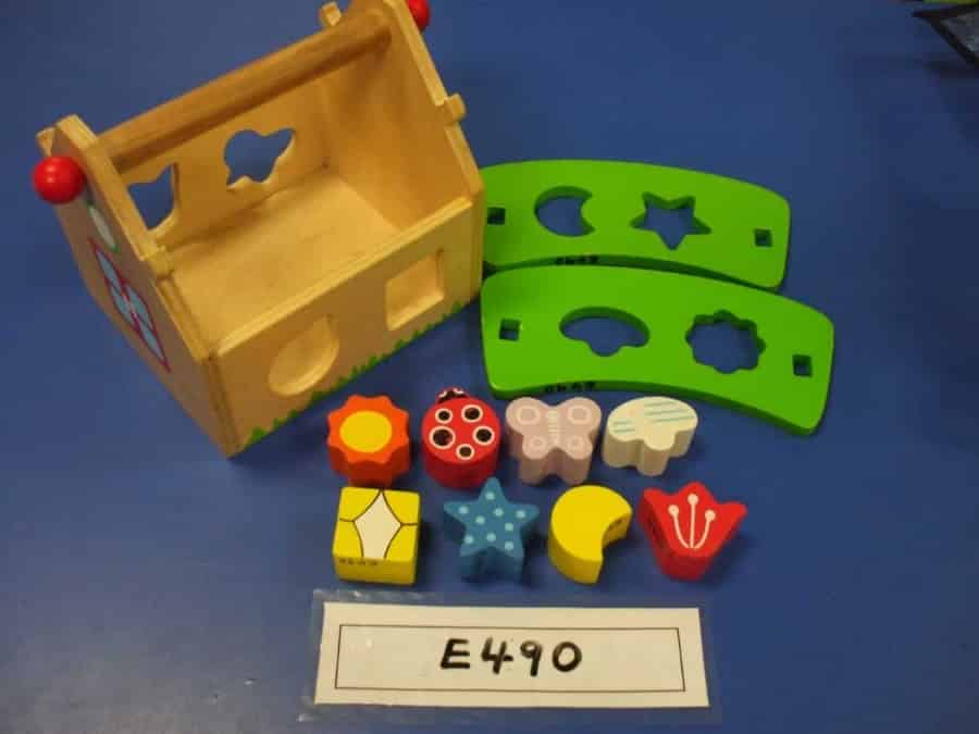 POSTING SHAPE SORTER - WOODEN