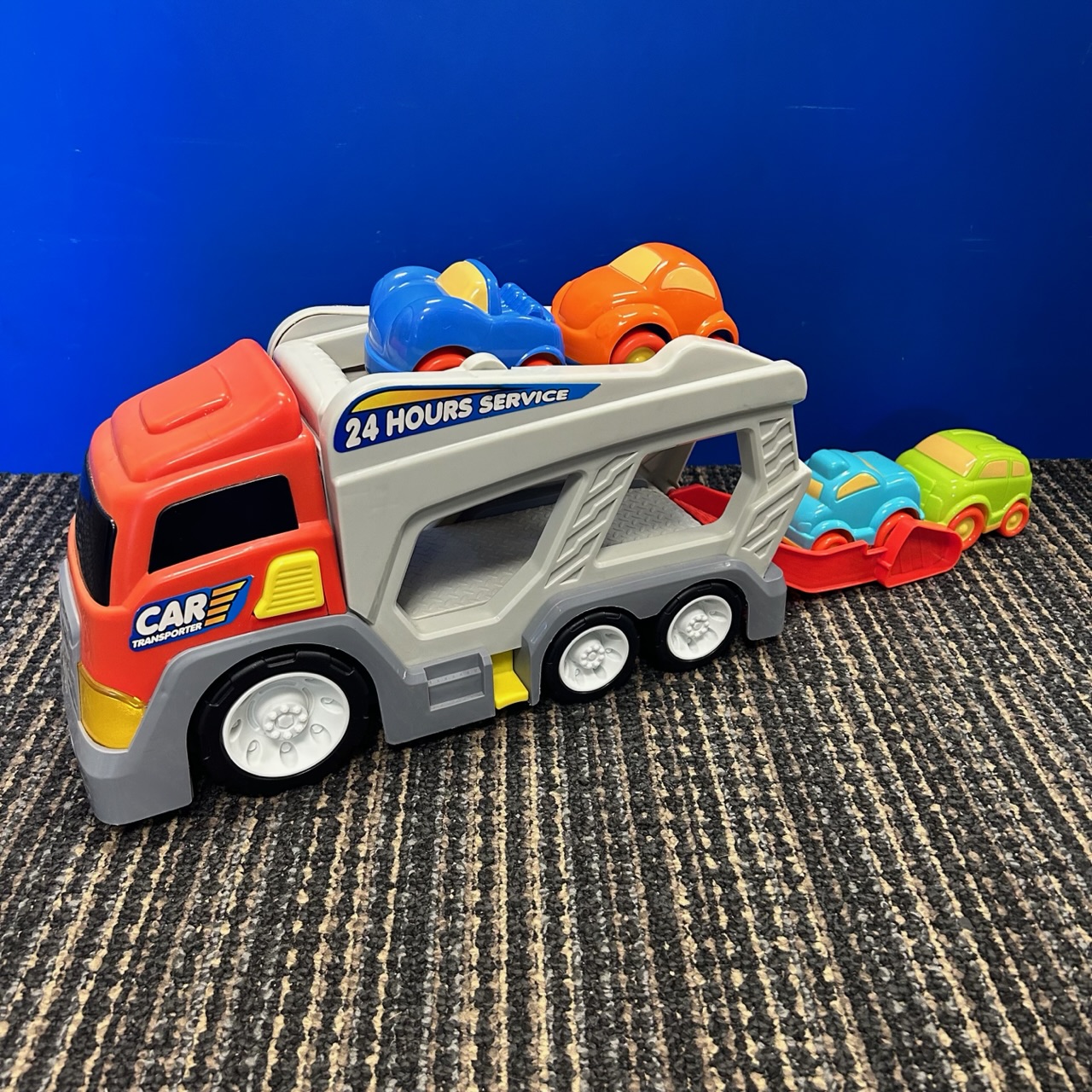 Light N Sound Car Transporter (1)